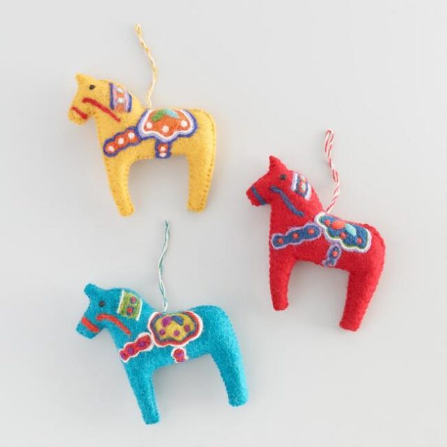 Llama-Rama Holiday Decor Inspiration - Gather and Flourish