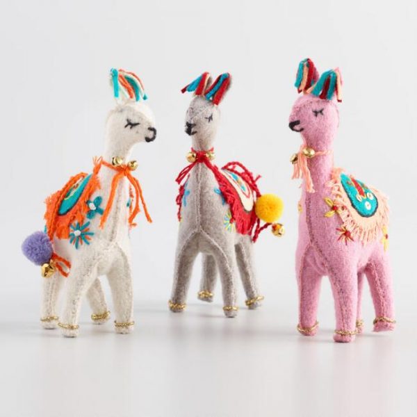 Llama-Rama Holiday Decor Inspiration - Gather and Flourish